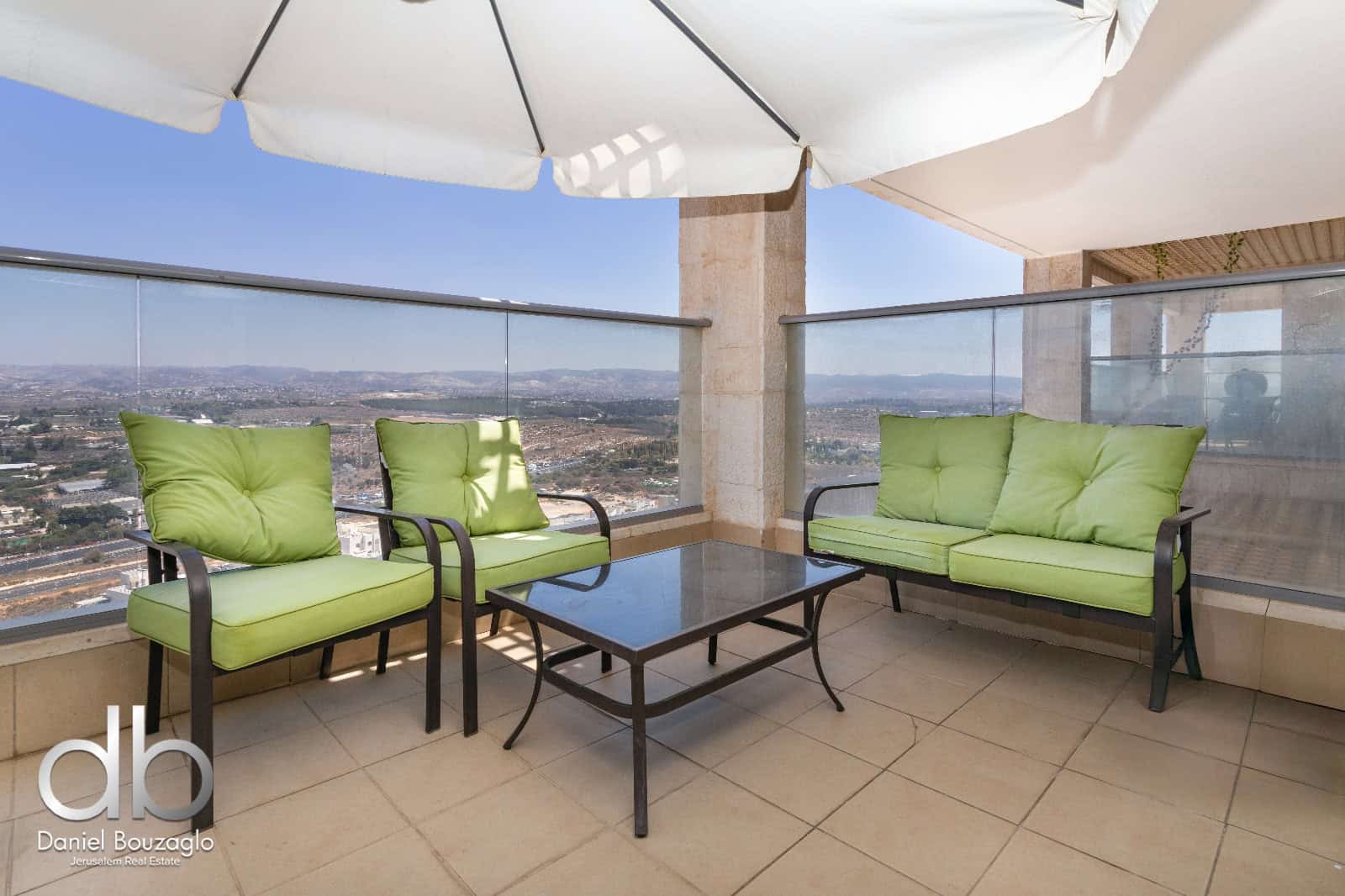 In the prestigious and sought-after Dona Towers – Kramim neighborhood